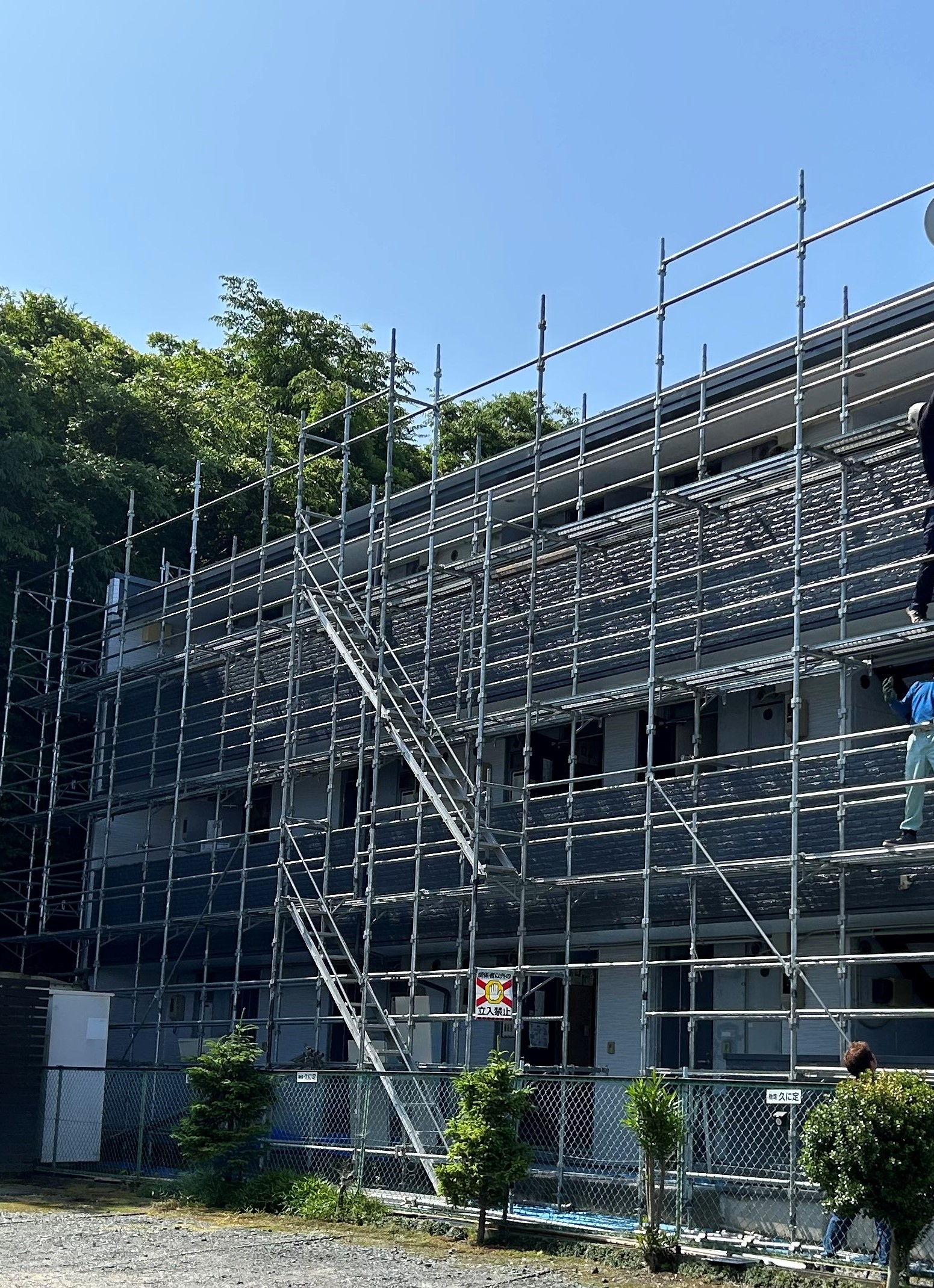 女性も活躍 アパ－ト足場解体に行ってきました！ - 伊達市の土木事業は 一優工業株式会社